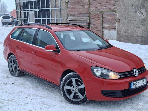 Red Volkswagen Golf 2012 in Silute, with an engine capacity of 1.39 L and mileage of 380 thousand km for 1999 €, photo 4 on AUTOMOTO.COM.LV