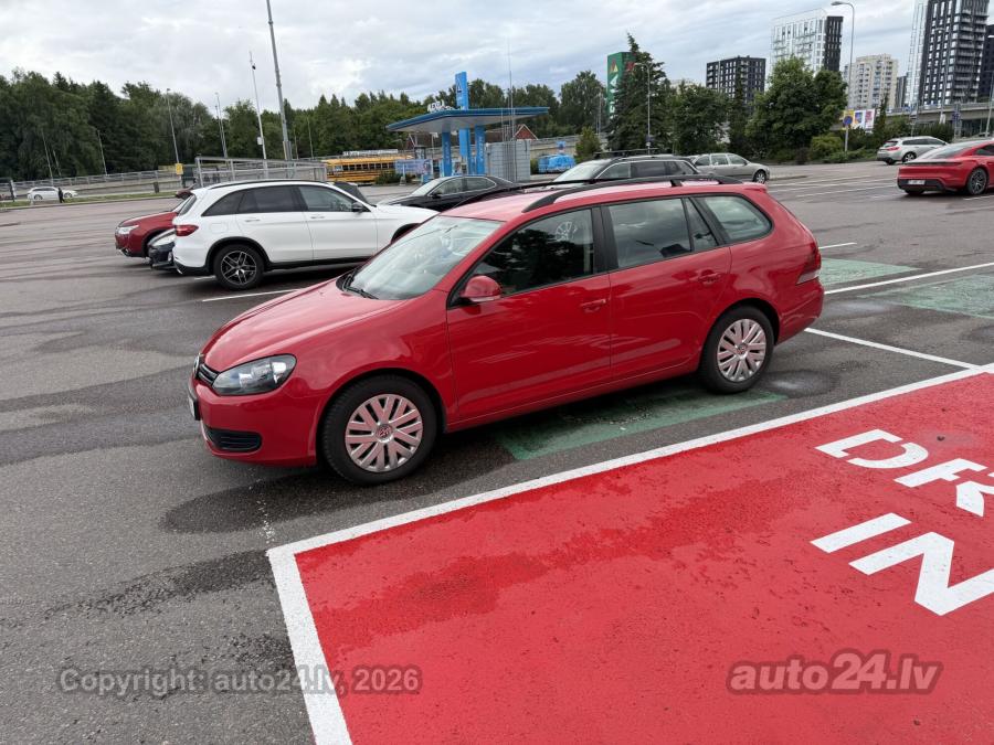 Sarkans Volkswagen Golf 2012 Tallina, ar dzinēja tilpumu 1.60 L un nobraukumu 143 tūkst. km par 6500 €, foto 1 vietnē AUTOMOTO.COM.LV