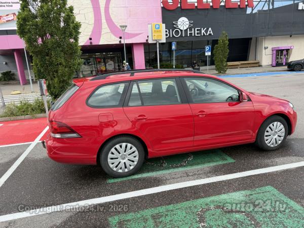 Red Volkswagen Golf 2012 in Tallinn, with an engine capacity of 1.60 L and mileage of 143 thousand km for 6500 €, photo 5 on AUTOMOTO.COM.LV