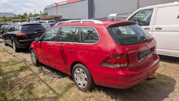 Sarkans Volkswagen Golf 2012 Kauņa, ar dzinēja tilpumu 1.20 L un nobraukumu 225 tūkst. km par 1850 €, foto 3 vietnē AUTOMOTO.COM.LV