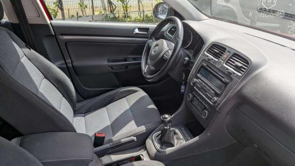 Sarkans Volkswagen Golf 2012 Kauņa, ar dzinēja tilpumu 1.20 L un nobraukumu 225 tūkst. km par 1850 €, foto 4 vietnē AUTOMOTO.COM.LV