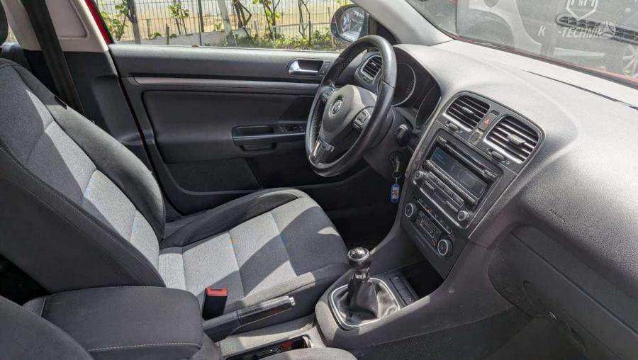 Sarkans Volkswagen Golf 2012 Kauņa, ar dzinēja tilpumu 1.20 L un nobraukumu 225 tūkst. km par 1850 €, foto 5 vietnē AUTOMOTO.COM.LV