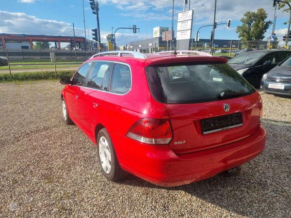 Red Volkswagen Golf 2012 in Kaunas, with an engine capacity of 1.20 L and mileage of 225 thousand km for 2600 €, photo 4 on AUTOMOTO.COM.LV