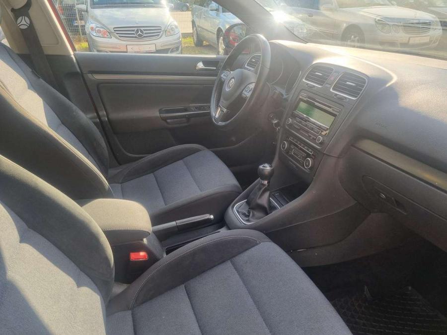 Sarkans Volkswagen Golf 2012 Kauņa, ar dzinēja tilpumu 1.20 L un nobraukumu 225 tūkst. km par 2600 €, foto 6 vietnē AUTOMOTO.COM.LV