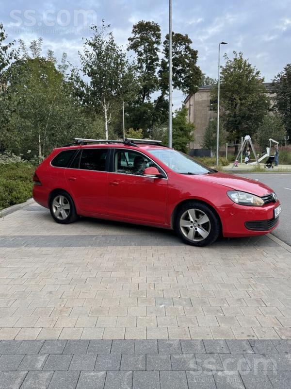 Red Volkswagen Golf 2012 in Riga, with an engine capacity of 2.00 L and mileage of 260 thousand km for 5000 €, photo 3 on AUTOMOTO.COM.LV