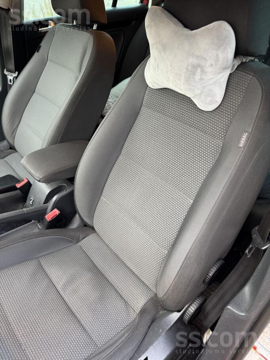 Sarkans Volkswagen Golf 2012 Rīga, ar dzinēja tilpumu 2.00 L un nobraukumu 260 tūkst. km par 5000 €, foto 7 vietnē AUTOMOTO.COM.LV