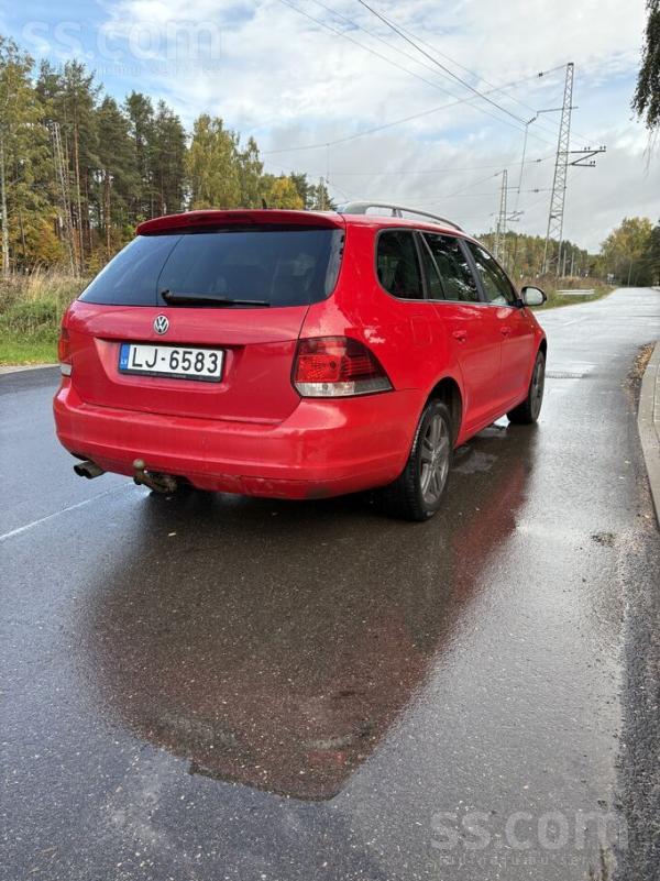 Volkswagen Golf 2012 Rīga vietnē Sarkans Volkswagen Golf 2012 Rīga, ar dzinēja tilpumu 2.00 L un nobraukumu 220 tūkst. km par 3444 €, foto 6 vietnē AUTOMOTO.COM.LV