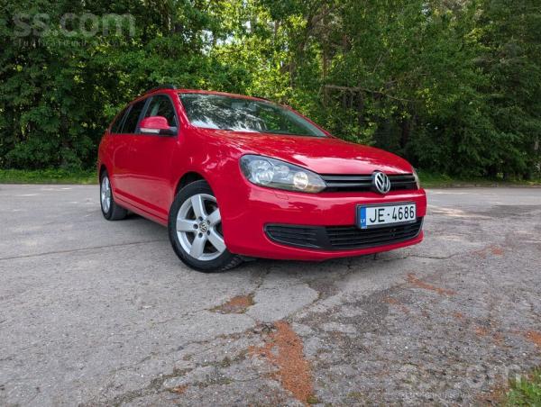 Red Volkswagen Golf 2013 in Riga, with an engine capacity of 1.40 L and mileage of 240 thousand km for 4200 €, photo 1 on AUTOMOTO.COM.LV