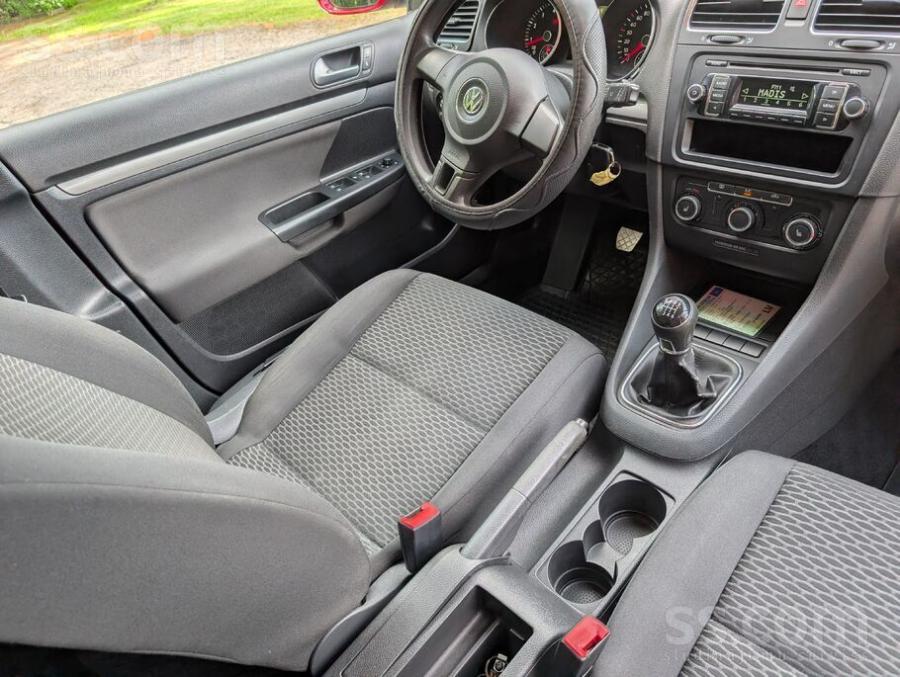 Sarkans Volkswagen Golf 2013 Rīga, ar dzinēja tilpumu 1.40 L un nobraukumu 240 tūkst. km par 4200 €, foto 20 vietnē AUTOMOTO.COM.LV