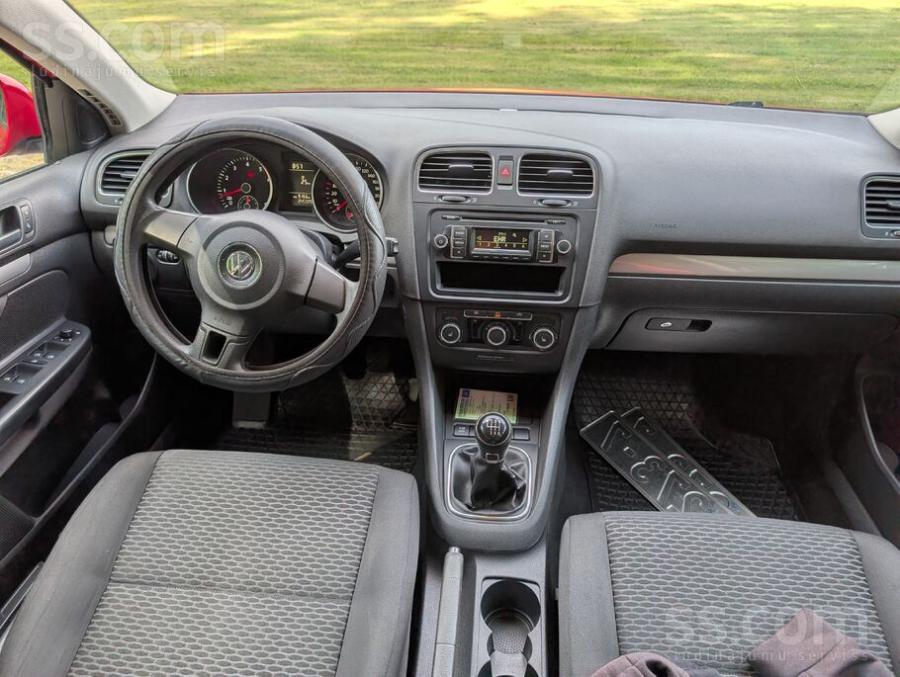 Sarkans Volkswagen Golf 2013 Rīga, ar dzinēja tilpumu 1.40 L un nobraukumu 240 tūkst. km par 4200 €, foto 21 vietnē AUTOMOTO.COM.LV