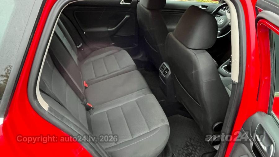 Sarkans Volkswagen Golf 2013 Pērnava, ar dzinēja tilpumu 1.60 L un nobraukumu 467 tūkst. km par 3990 €, foto 15 vietnē AUTOMOTO.COM.LV