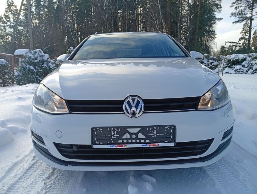 Red Volkswagen Golf 2014 in Vilnius, with an engine capacity of 1.60 L and mileage of 254 thousand km for 5550 €, photo 2 on AUTOMOTO.COM.LV
