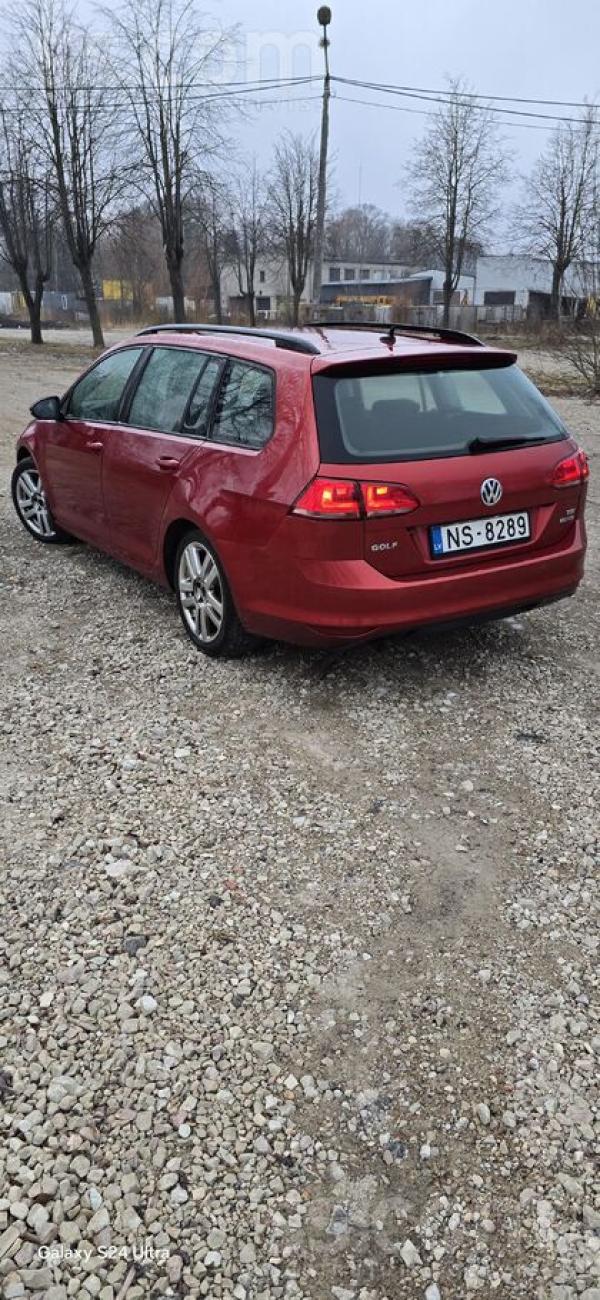 Red Volkswagen Golf 2014 in Riga, with an engine capacity of 1.60 L and mileage of 275 thousand km for 4400 €, photo 2 on AUTOMOTO.COM.LV