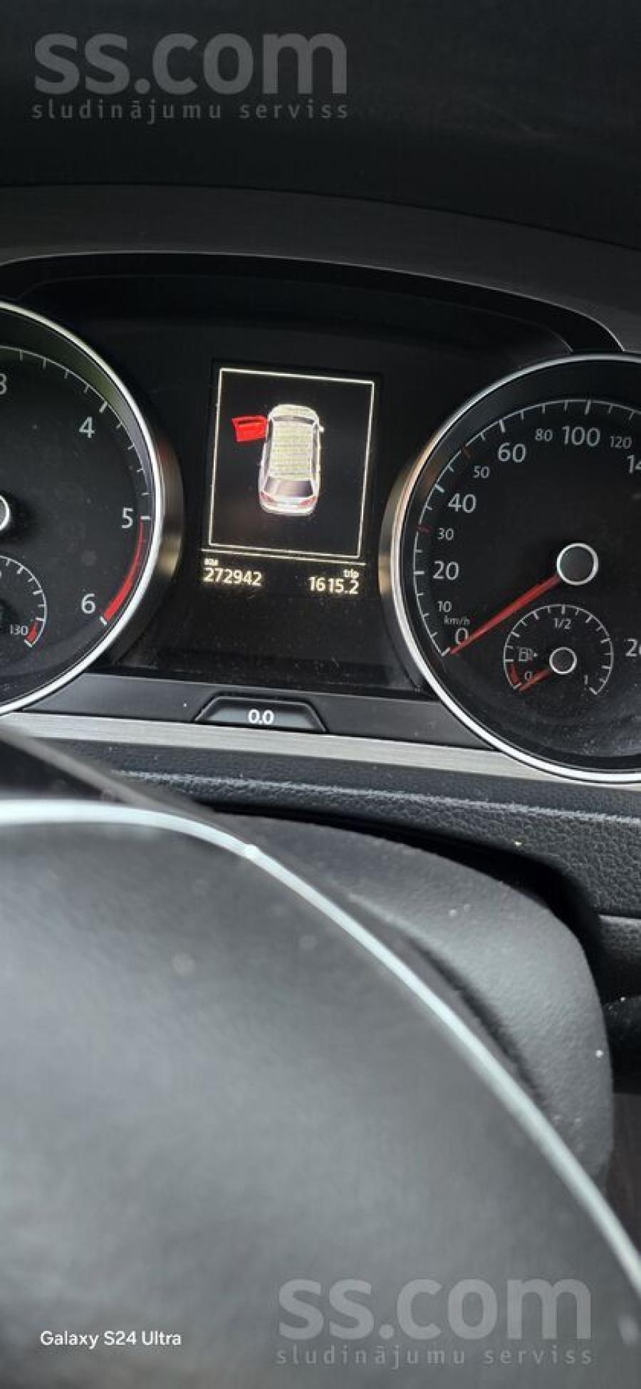 Sarkans Volkswagen Golf 2014 Rīga, ar dzinēja tilpumu 1.60 L un nobraukumu 275 tūkst. km par 4400 €, foto 5 vietnē AUTOMOTO.COM.LV
