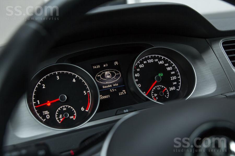 Sarkans Volkswagen Golf 2015 Rīga, ar dzinēja tilpumu 2.00 L un nobraukumu 260 tūkst. km par 8700 €, foto 14 vietnē AUTOMOTO.COM.LV
