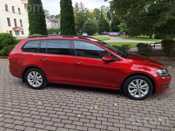 Red Volkswagen Golf 2015 in Saldus, with an engine capacity of 2.00 L and mileage of 151 thousand km for 7990 €, photo 5 on AUTOMOTO.COM.LV