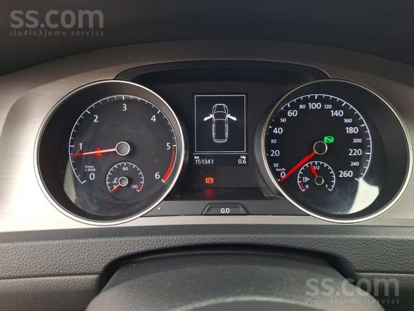 Red Volkswagen Golf 2015 in Saldus, with an engine capacity of 2.00 L and mileage of 151 thousand km for 7990 €, photo 10 on AUTOMOTO.COM.LV