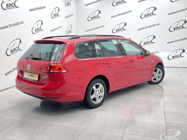 Red Volkswagen Golf 2016 in Vilnius, with an engine capacity of 1.40 L and mileage of 130 thousand km for 7500 €, photo 3 on AUTOMOTO.COM.LV