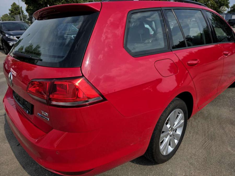 Red Volkswagen Golf 2016 in Marijampole, with an engine capacity of 1.40 L and mileage of 139 thousand km for 6150 €, photo 4 on AUTOMOTO.COM.LV