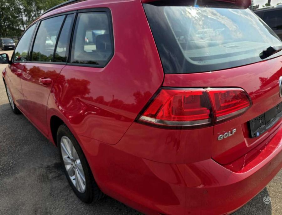 Red Volkswagen Golf 2016 in Marijampole, with an engine capacity of 1.40 L and mileage of 139 thousand km for 6150 €, photo 5 on AUTOMOTO.COM.LV