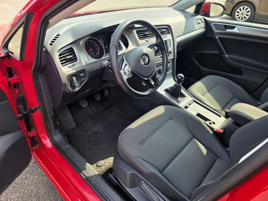 Red Volkswagen Golf 2016 in Marijampole, with an engine capacity of 1.40 L and mileage of 139 thousand km for 6150 €, photo 7 on AUTOMOTO.COM.LV
