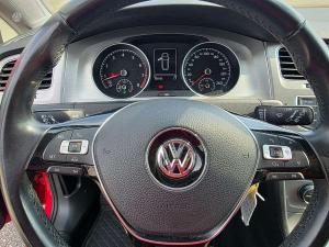 Red Volkswagen Golf 2016 in Marijampole, with an engine capacity of 1.40 L and mileage of 139 thousand km for 6150 €, photo 12 on AUTOMOTO.COM.LV