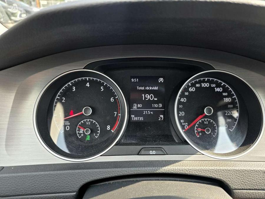 Red Volkswagen Golf 2016 in Marijampole, with an engine capacity of 1.40 L and mileage of 139 thousand km for 6150 €, photo 13 on AUTOMOTO.COM.LV