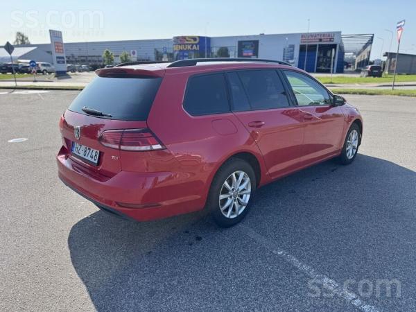 Red Volkswagen Golf 2017 in Riga, with an engine capacity of 1.60 L and mileage of 237 thousand km for 8700 €, photo 3 on AUTOMOTO.COM.LV