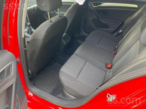 Red Volkswagen Golf 2017 in Riga, with an engine capacity of 1.60 L and mileage of 237 thousand km for 8700 €, photo 5 on AUTOMOTO.COM.LV