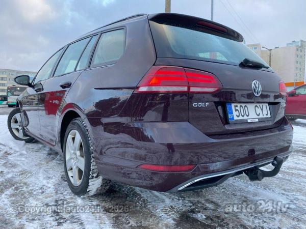 Red Volkswagen Golf 2017 in Tallinn, with an engine capacity of 2.00 L and mileage of 238 thousand km for 10600 €, photo 3 on AUTOMOTO.COM.LV