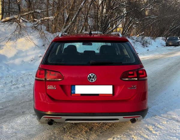 Red Volkswagen Golf 2017 in Vilnius, with an engine capacity of 1.80 L and mileage of 146 thousand km for 8900 €, photo 6 on AUTOMOTO.COM.LV