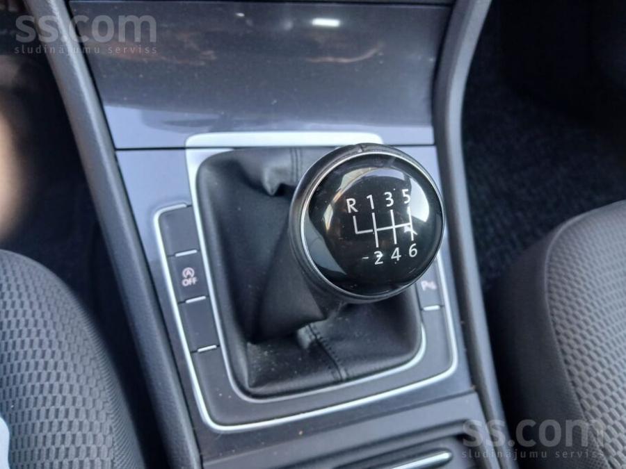 Sarkans Volkswagen Golf 2017 Saldus, ar dzinēja tilpumu 2.00 L un nobraukumu 240 tūkst. km par 9900 €, foto 15 vietnē AUTOMOTO.COM.LV
