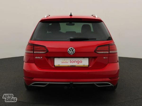 Red Volkswagen Golf 2017 in Vilnius, with an engine capacity of 1.50 L and mileage of 156 thousand km for 9299 €, photo 5 on AUTOMOTO.COM.LV