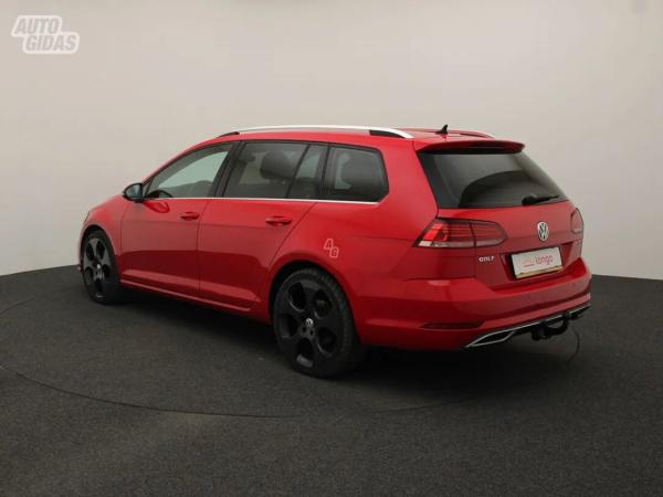 Red Volkswagen Golf 2017 in Vilnius, with an engine capacity of 1.50 L and mileage of 156 thousand km for 9299 €, photo 7 on AUTOMOTO.COM.LV