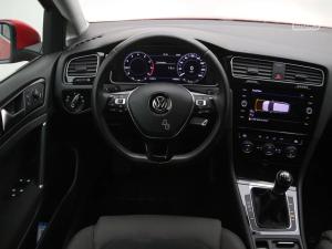 Sarkans Volkswagen Golf 2017 Viļņa, ar dzinēja tilpumu 1.50 L un nobraukumu 156 tūkst. km par 9299 €, foto 18 vietnē AUTOMOTO.COM.LV