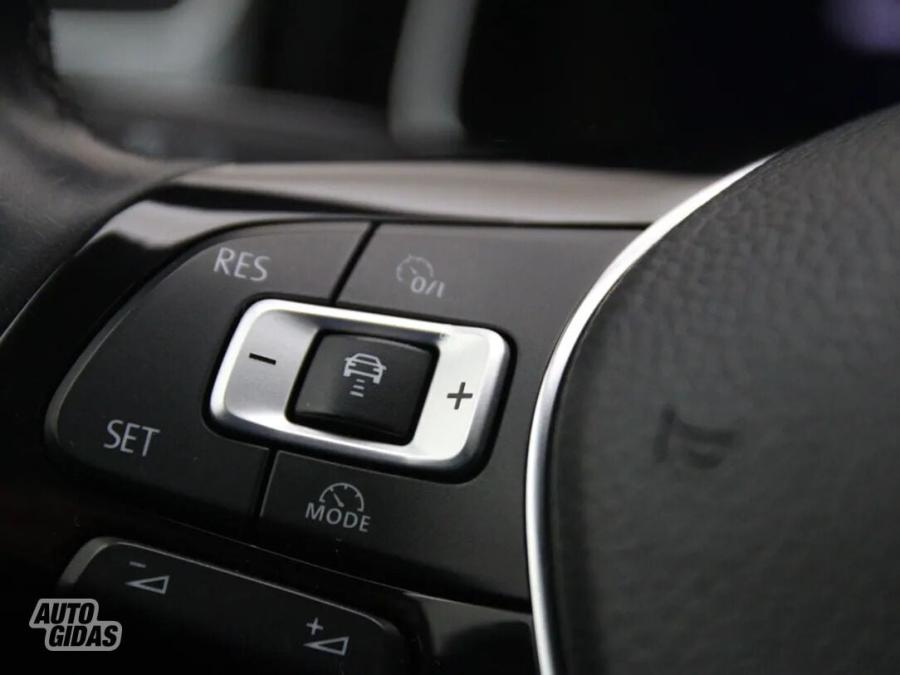 Sarkans Volkswagen Golf 2017 Viļņa, ar dzinēja tilpumu 1.50 L un nobraukumu 156 tūkst. km par 9299 €, foto 30 vietnē AUTOMOTO.COM.LV