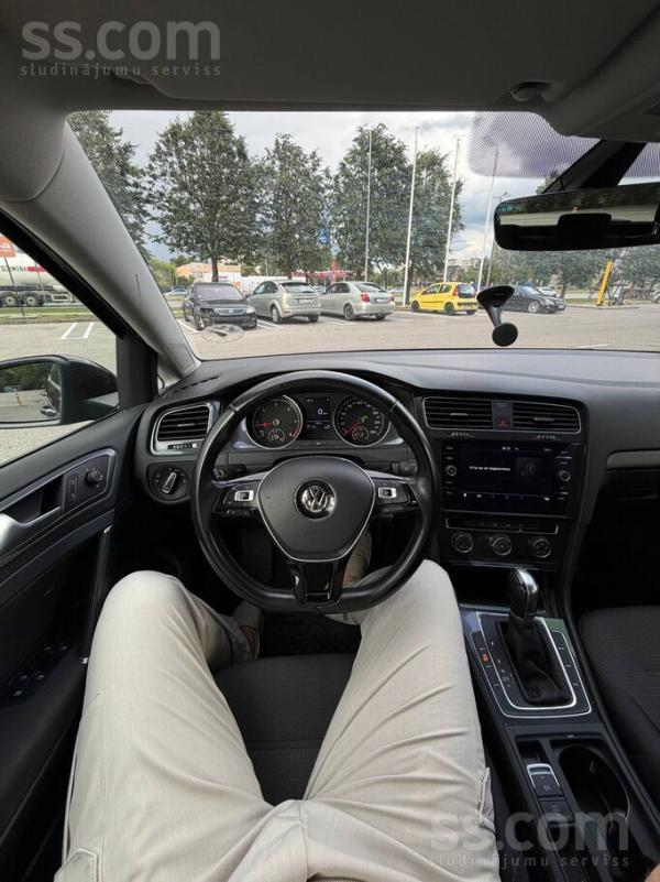 Red Volkswagen Golf 2017 in Riga, with an engine capacity of 1.60 L and mileage of 239 thousand km for 6299 €, photo 2 on AUTOMOTO.COM.LV