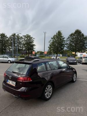 Red Volkswagen Golf 2017 in Riga, with an engine capacity of 1.60 L and mileage of 239 thousand km for 6299 €, photo 5 on AUTOMOTO.COM.LV