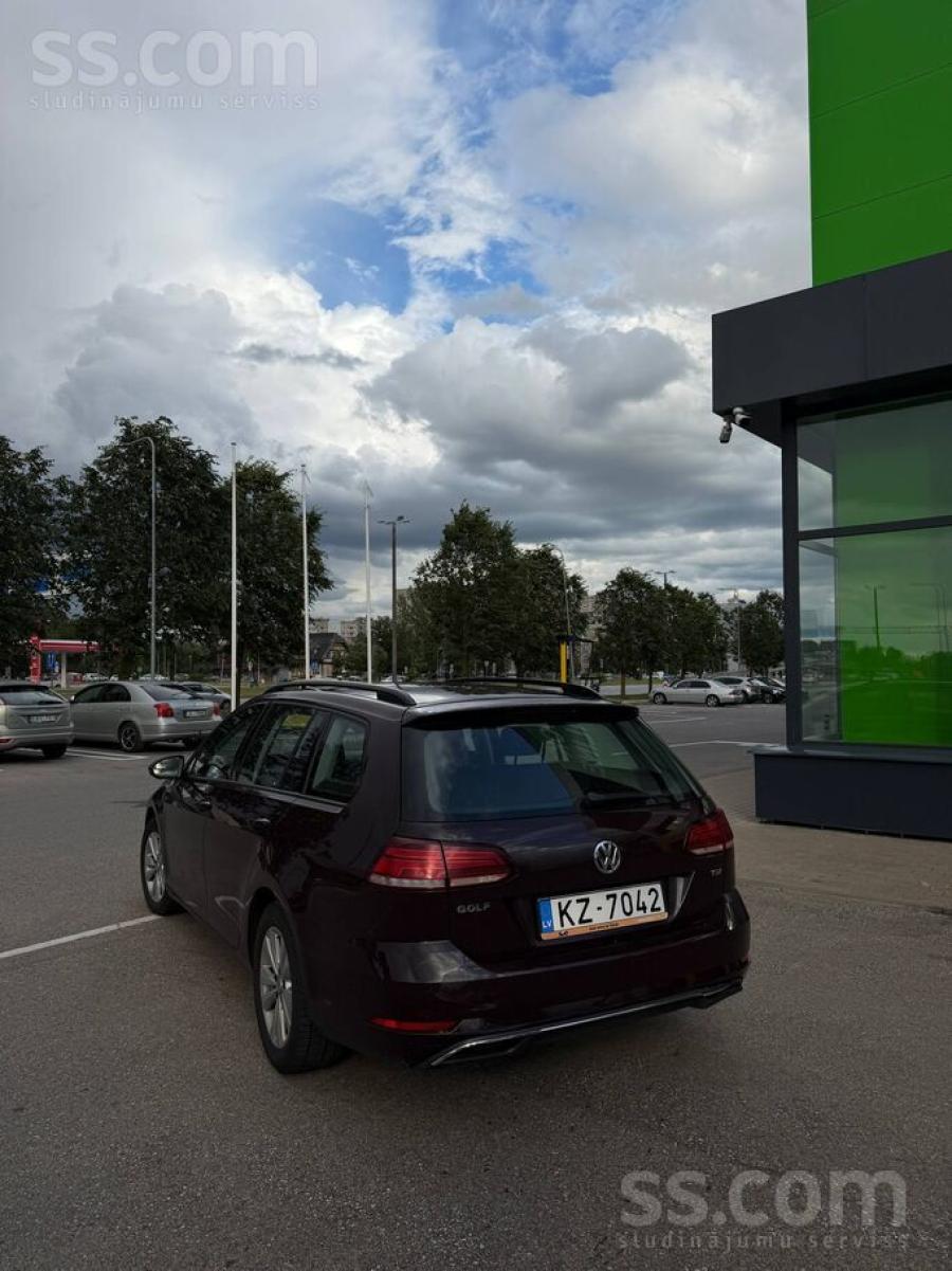Red Volkswagen Golf 2017 in Riga, with an engine capacity of 1.60 L and mileage of 239 thousand km for 6299 €, photo 8 on AUTOMOTO.COM.LV