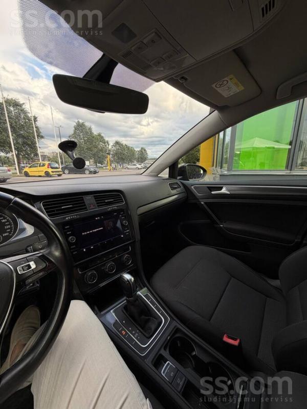 Red Volkswagen Golf 2017 in Riga, with an engine capacity of 1.60 L and mileage of 239 thousand km for 6299 €, photo 8 on AUTOMOTO.COM.LV
