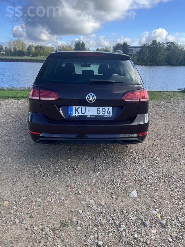 Volkswagen Golf 2017 in Jelgava on AUTOMOTO.COM.LV Red Volkswagen Golf 2017 in Jelgava, with an engine capacity of 1.60 L and mileage of 205 thousand km for 6350 €, photo 5 on AUTOMOTO.COM.LV