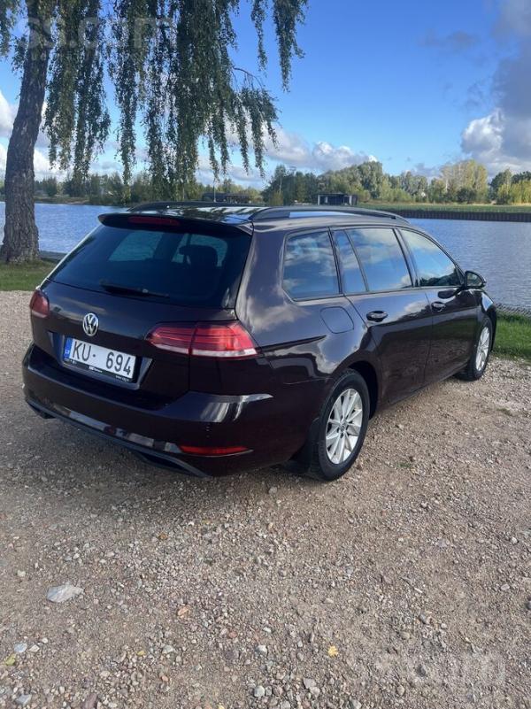 Volkswagen Golf 2017 in Jelgava on AUTOMOTO.COM.LV Red Volkswagen Golf 2017 in Jelgava, with an engine capacity of 1.60 L and mileage of 205 thousand km for 6350 €, photo 6 on AUTOMOTO.COM.LV