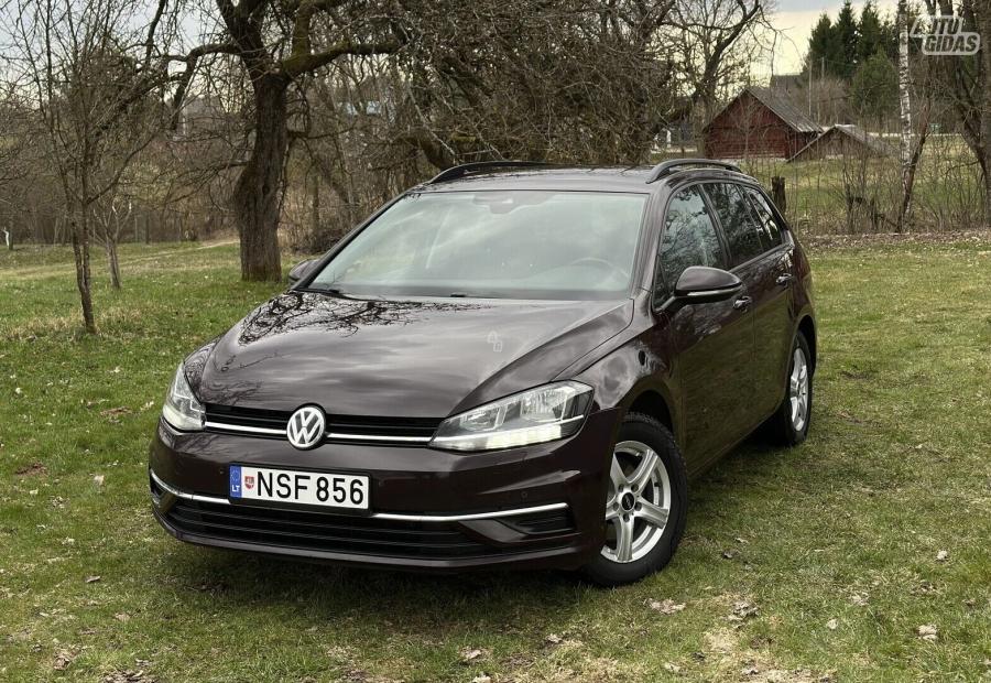 Red Volkswagen Golf 2018 in Vilnius, with an engine capacity of 1.00 L and mileage of 270 thousand km for 7800 €, photo 1 on AUTOMOTO.COM.LV