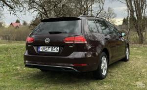 Red Volkswagen Golf 2018 in Vilnius, with an engine capacity of 1.00 L and mileage of 270 thousand km for 7800 €, photo 6 on AUTOMOTO.COM.LV