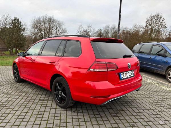 Red Volkswagen Golf 2019 in Panevezys, with an engine capacity of 1.60 L and mileage of 220 thousand km for 7500 €, photo 8 on AUTOMOTO.COM.LV