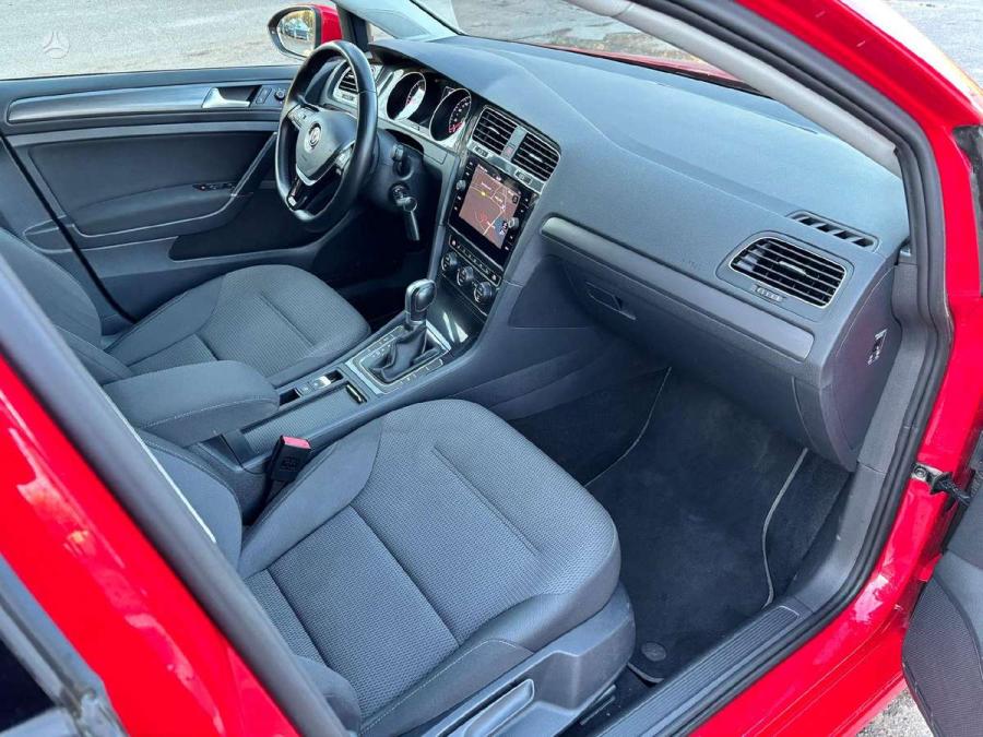 Red Volkswagen Golf 2019 in Panevezys, with an engine capacity of 1.60 L and mileage of 220 thousand km for 7500 €, photo 9 on AUTOMOTO.COM.LV