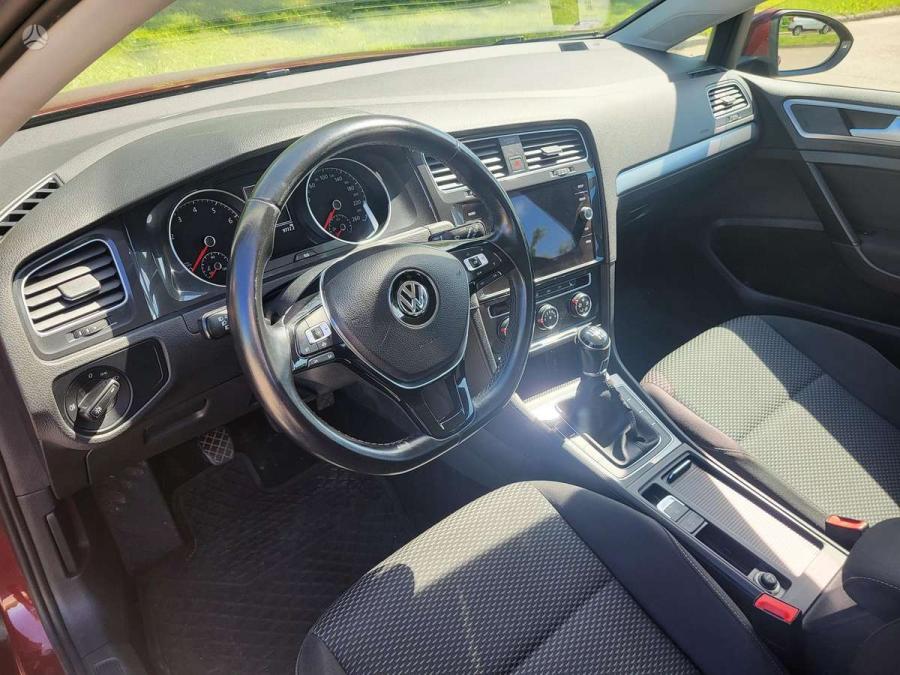 Sarkans Volkswagen Golf 2019 Utena, ar dzinēja tilpumu 1.50 L un nobraukumu 230 tūkst. km par 8800 €, foto 14 vietnē AUTOMOTO.COM.LV