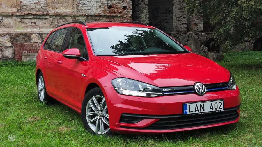 Sarkans Volkswagen Golf 2019 Viļņa, ar dzinēja tilpumu 1.50 L un nobraukumu 139 tūkst. km par 9350 €, foto 1 vietnē AUTOMOTO.COM.LV