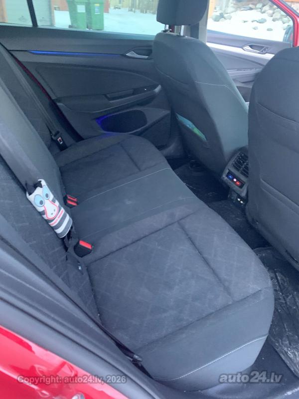 Red Volkswagen Golf 2021 in Parnu, with an engine capacity of 2.00 L and mileage of 139 thousand km for 16800 €, photo 11 on AUTOMOTO.COM.LV