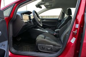 Sarkans Volkswagen Golf 2021 Kauņa, ar dzinēja tilpumu 1.50 L un nobraukumu 49 tūkst. km par 16950 €, foto 30 vietnē AUTOMOTO.COM.LV